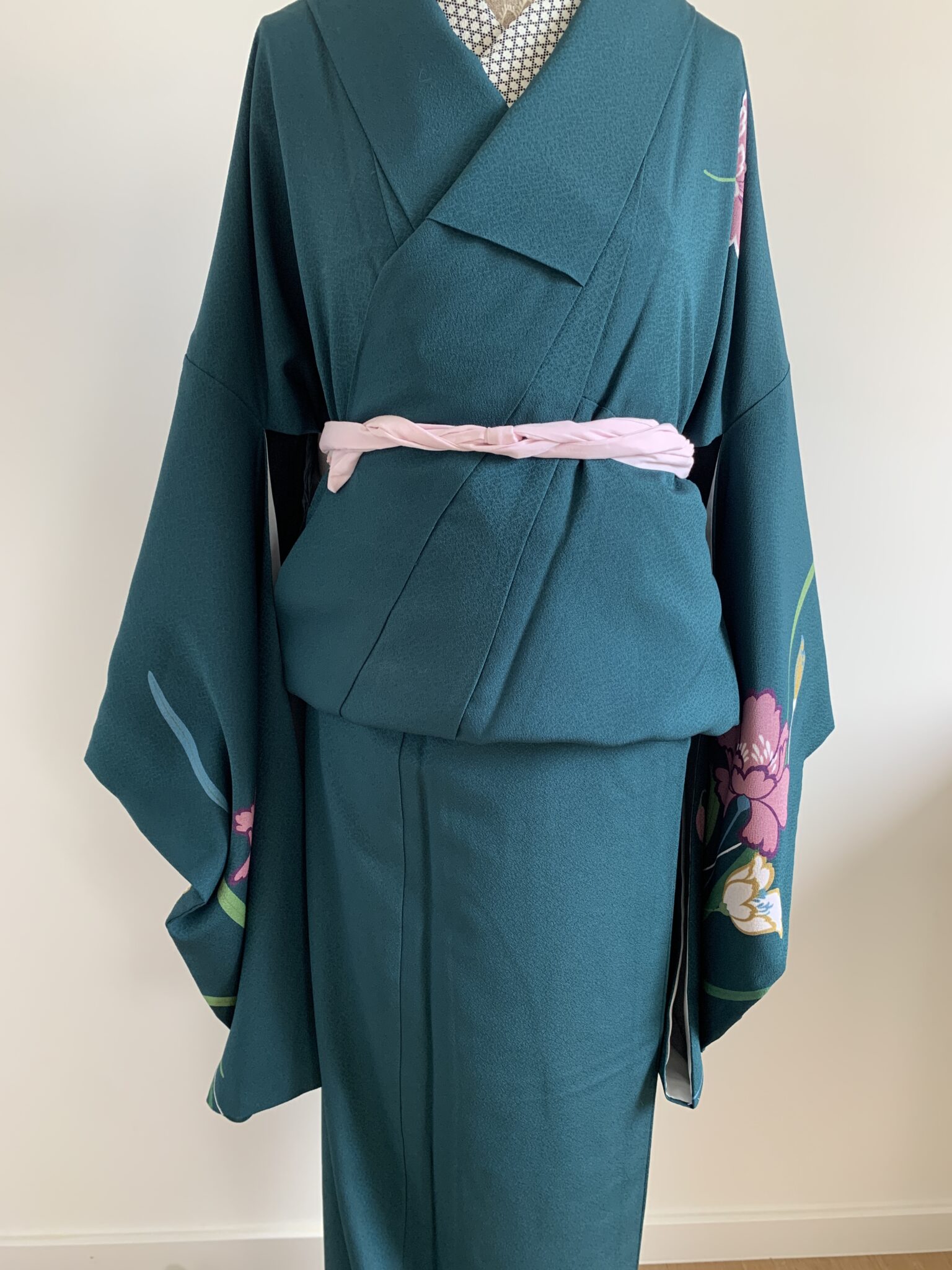 How to wear a kimono - Kimono Academy